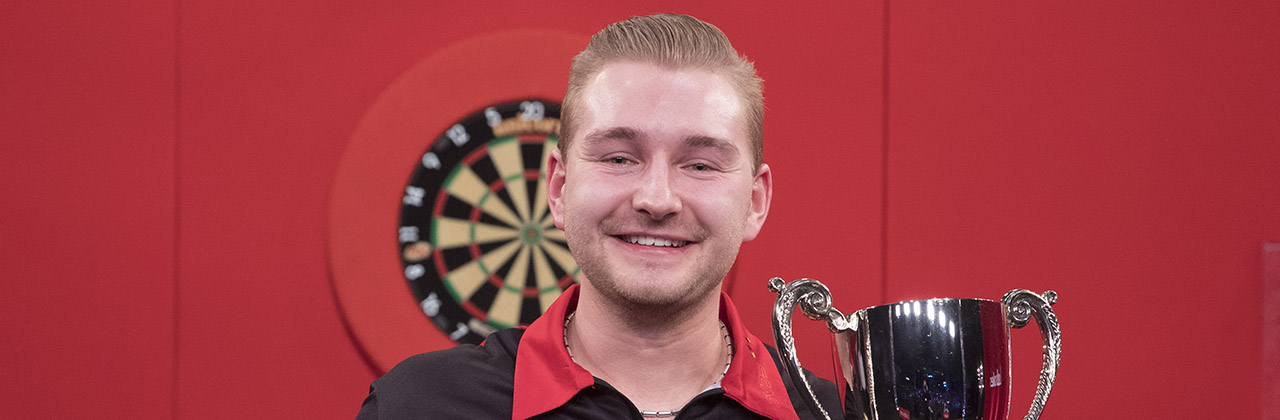 History Maker Van den Bergh Retains World Youth Title | PDC