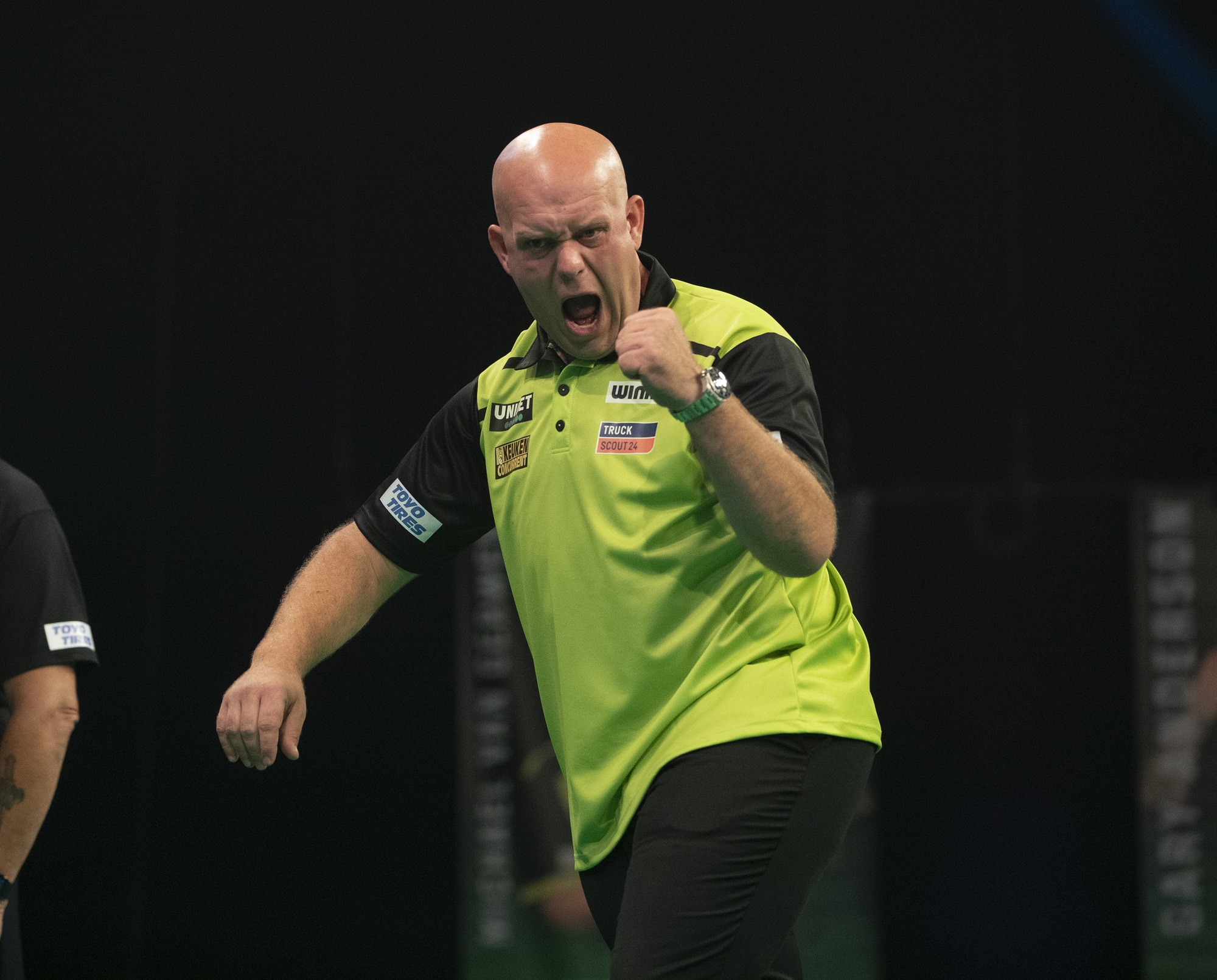 Van Gerwen remaining focused in Play-Off race | PDC
