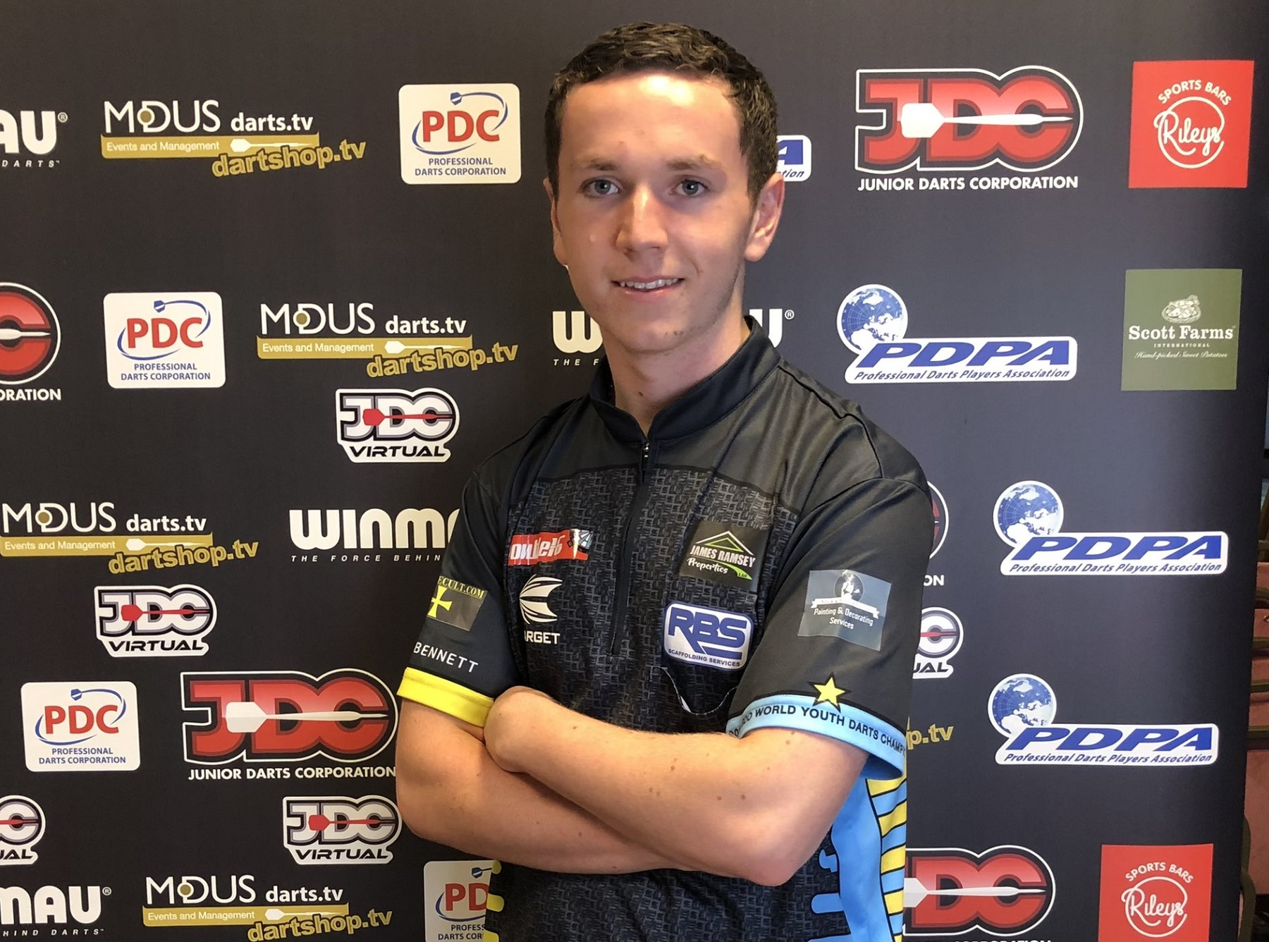 Bennett double secures JDC Advanced Tour dominance | PDC