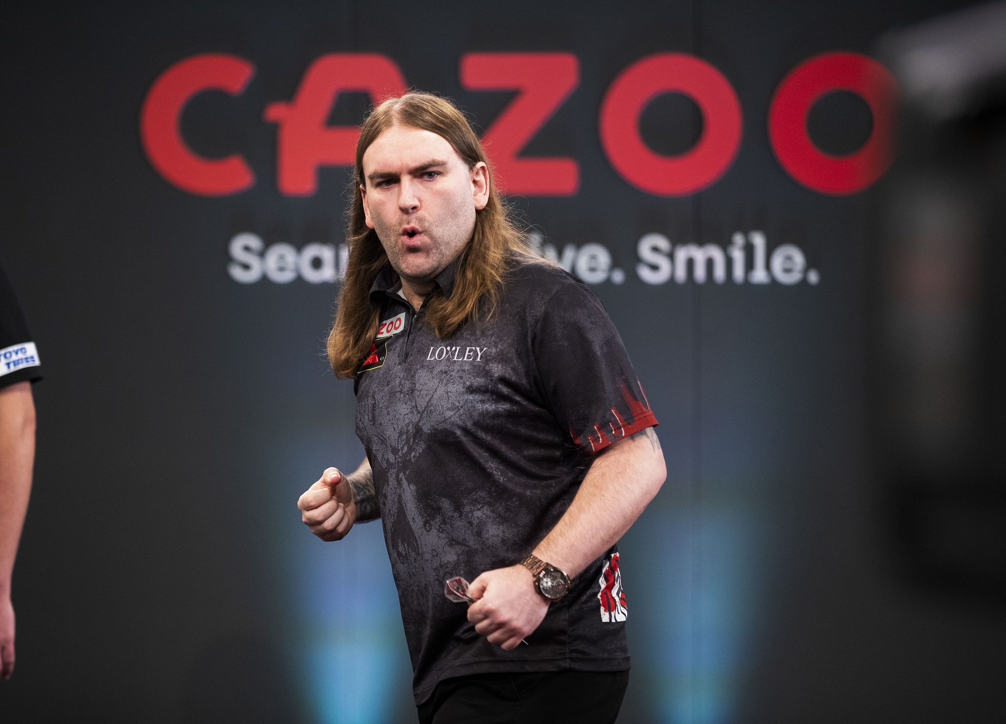 Sensational Searle seals Players Championship 11 success | PDC