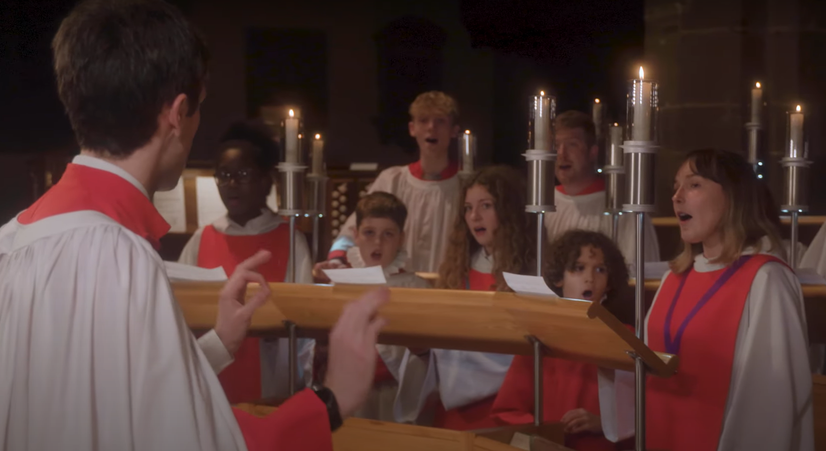 The Ally Pally Christmas Choir star in 2022 PDC Christmas advert | PDC