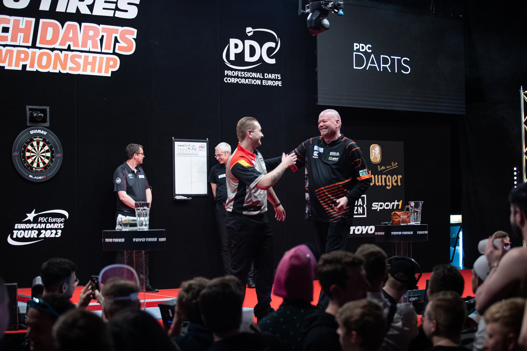 Defeat for Van Barneveld & Anderson as Dutch Darts Championship begins ...