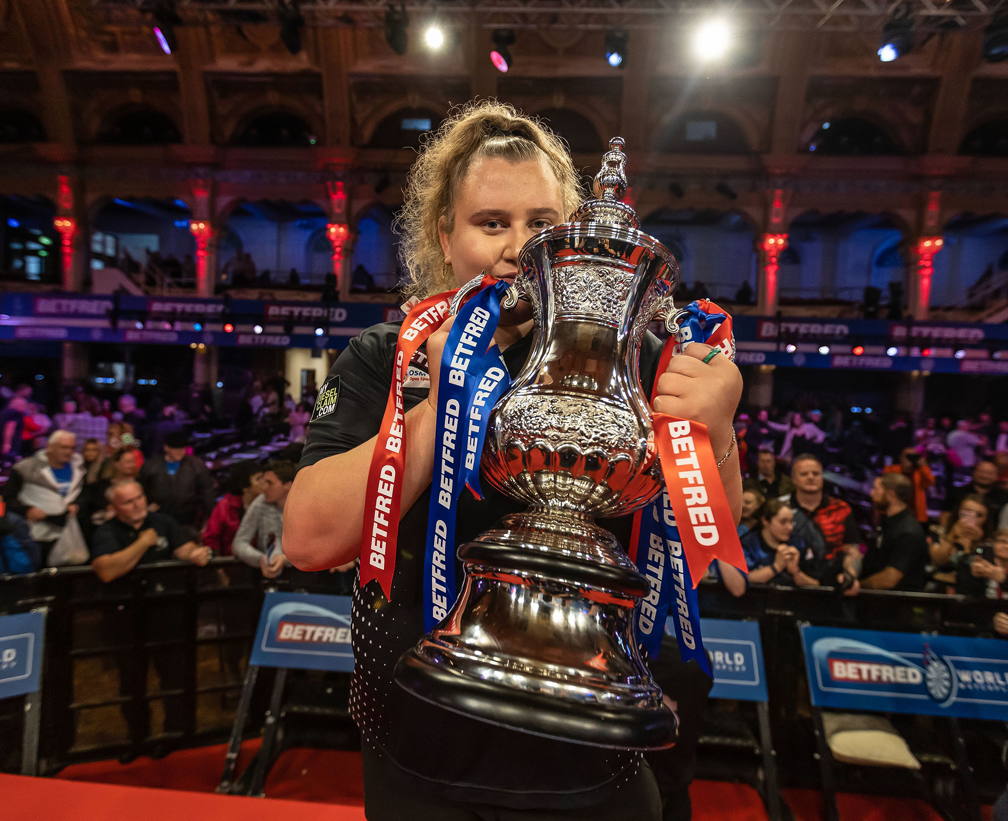 Greaves books Grand Slam debut with Women's World Matchplay win | PDC