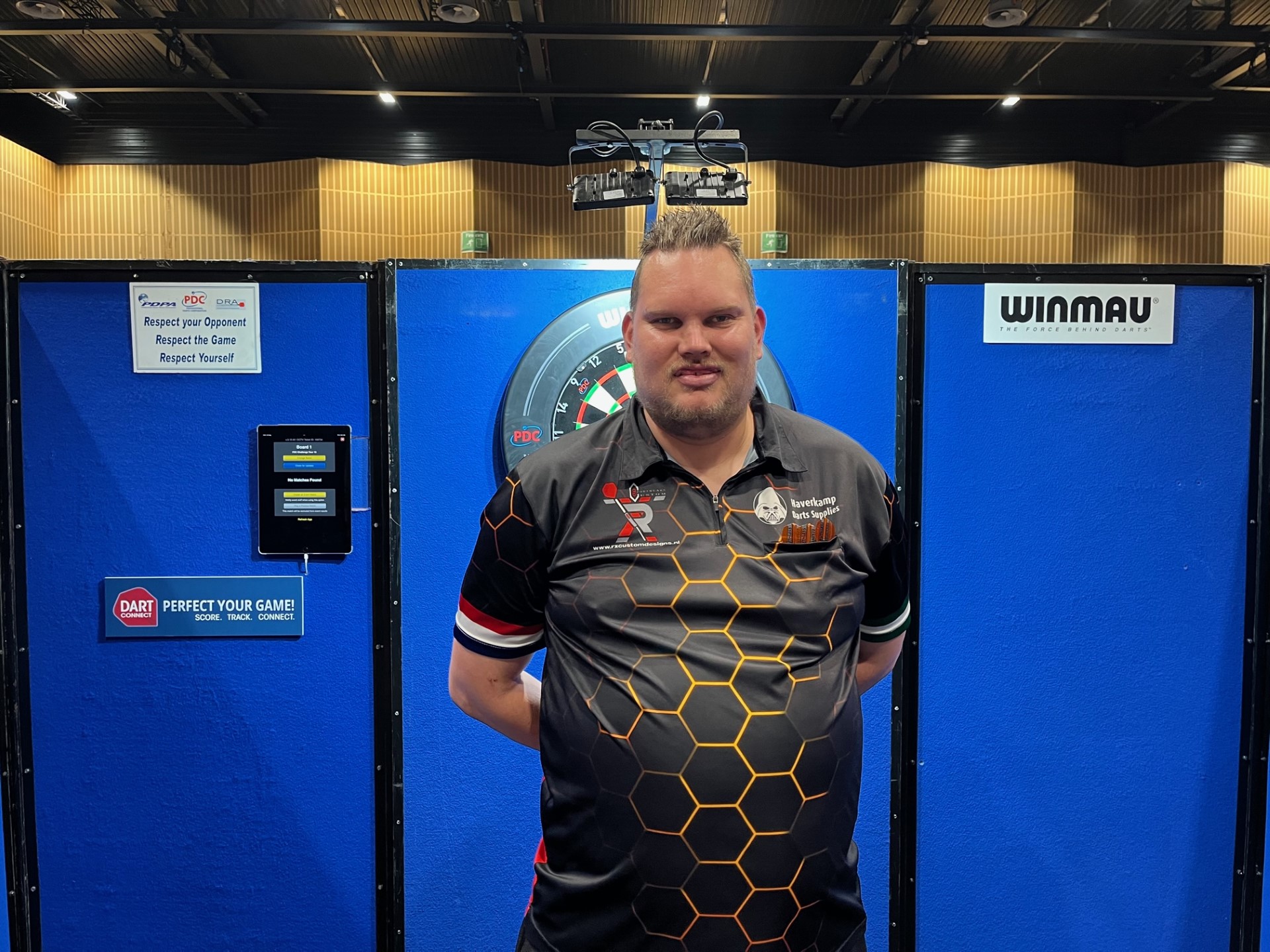 Plaisier & Pilgrim pick up Winmau Challenge Tour titles | PDC
