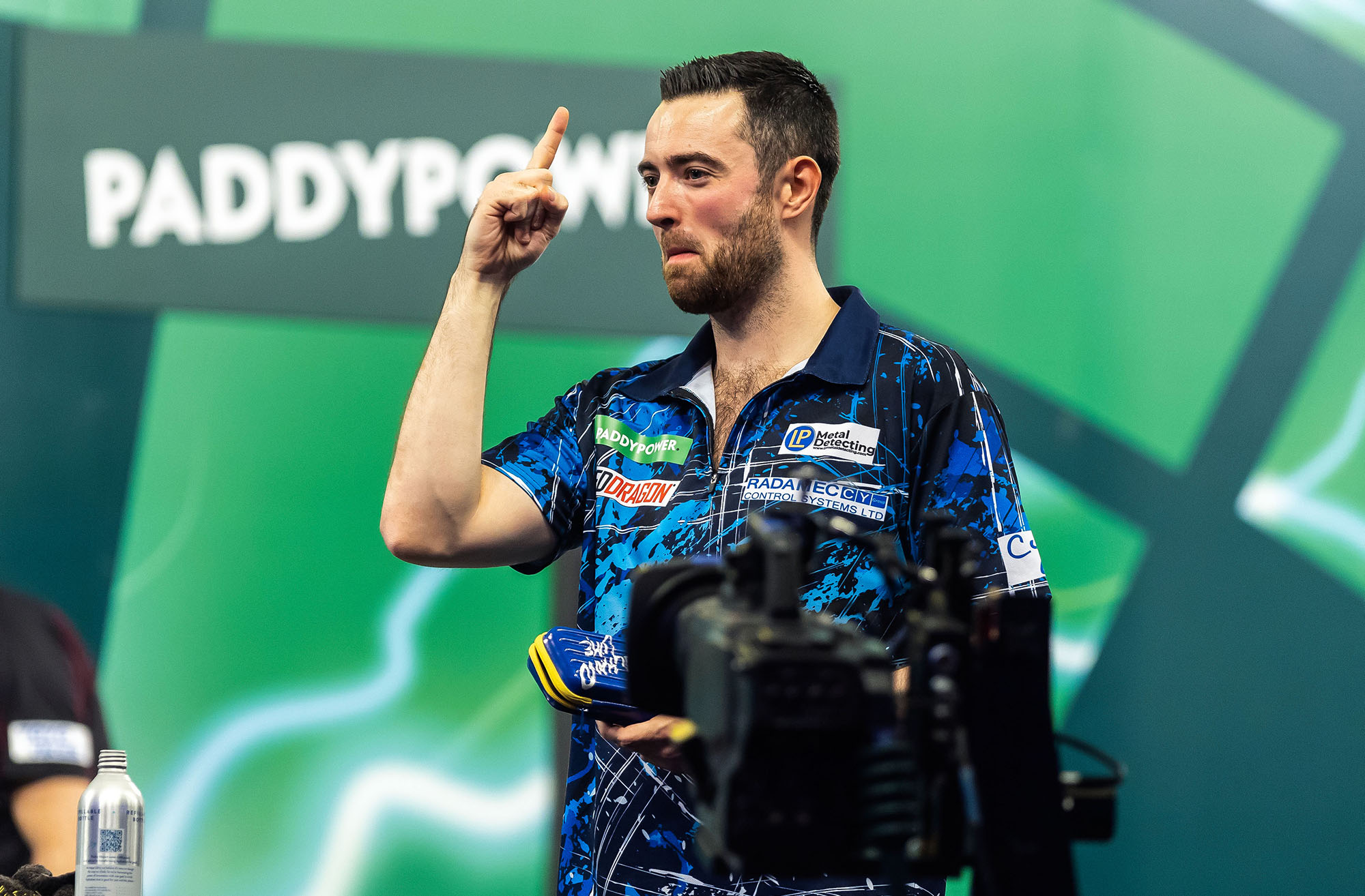 Humphries aiming to cap off dream campaign with World Championship ...
