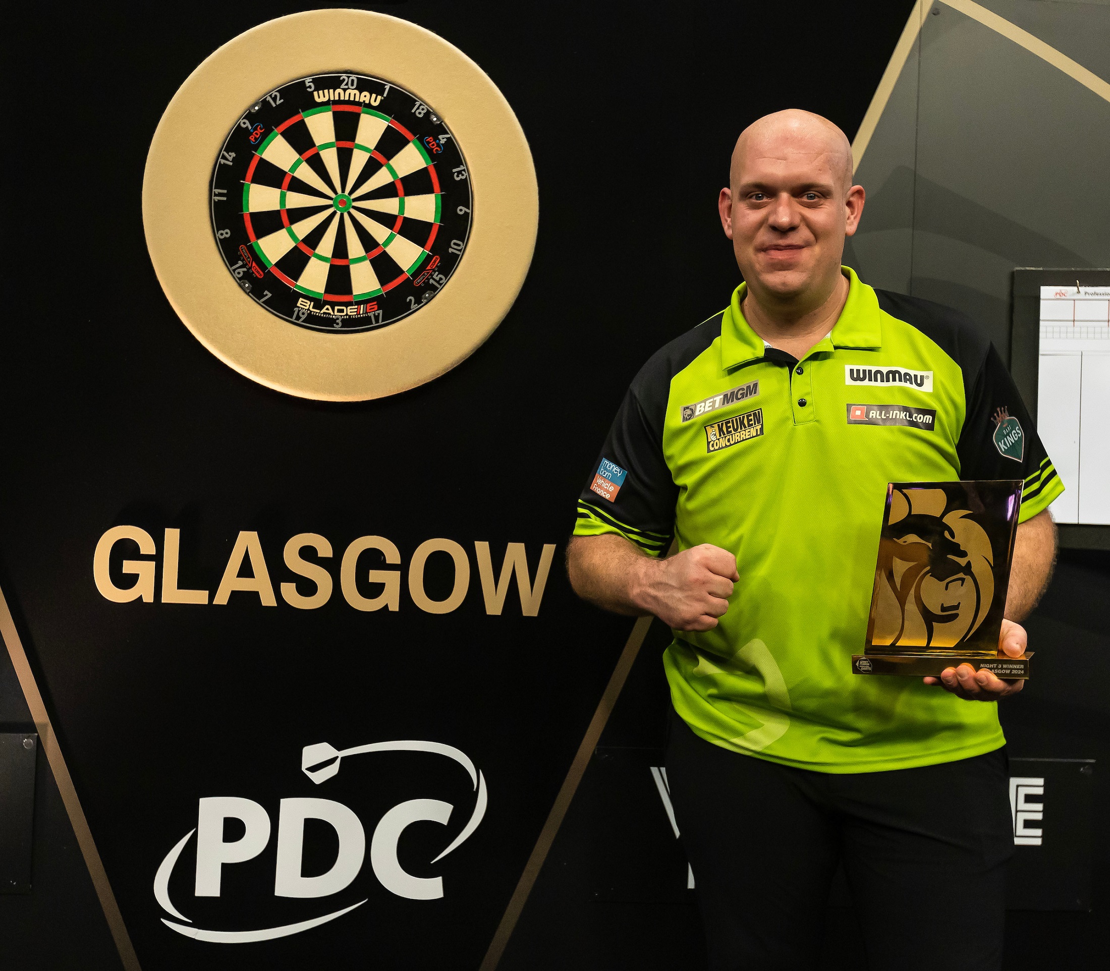 Van Gerwen edges out Humphries for Glasgow glory | PDC