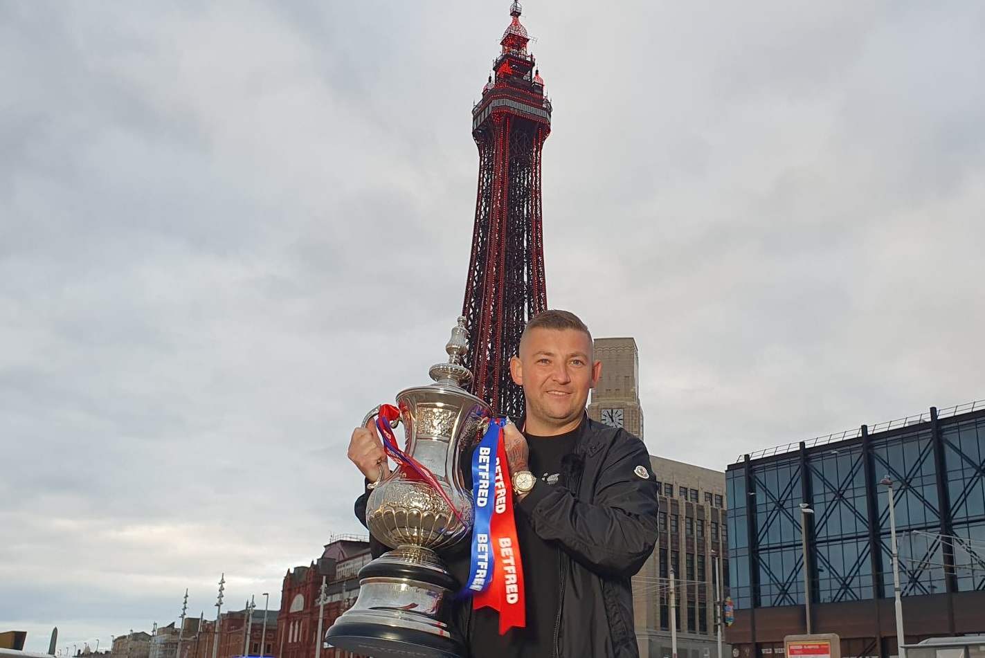 Blackpool Tower lit in honour of Aspinall ahead of Betfred World ...