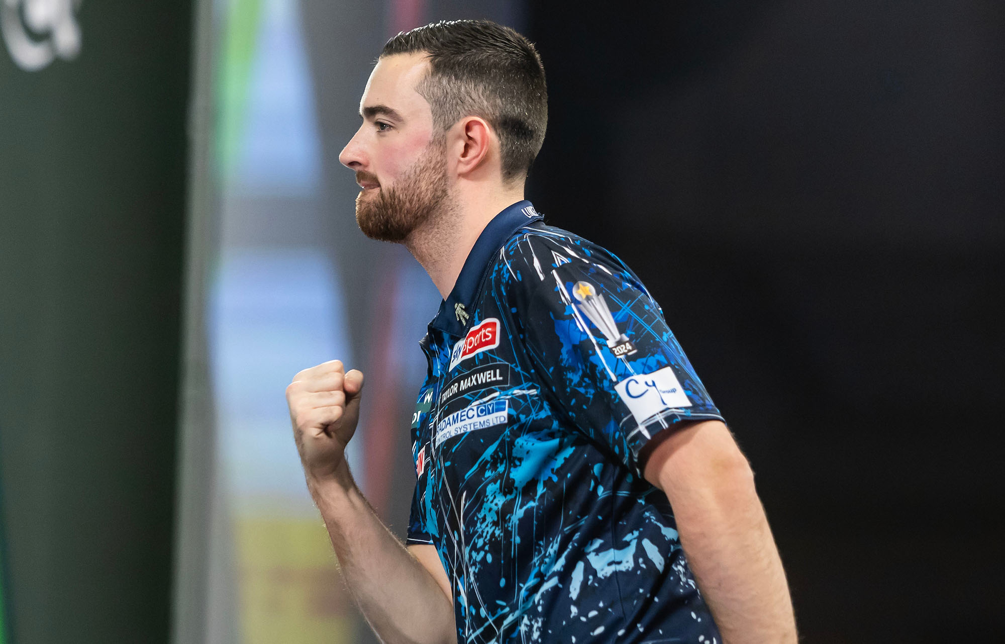 Humphries opens World Championship title defence with routine win | PDC
