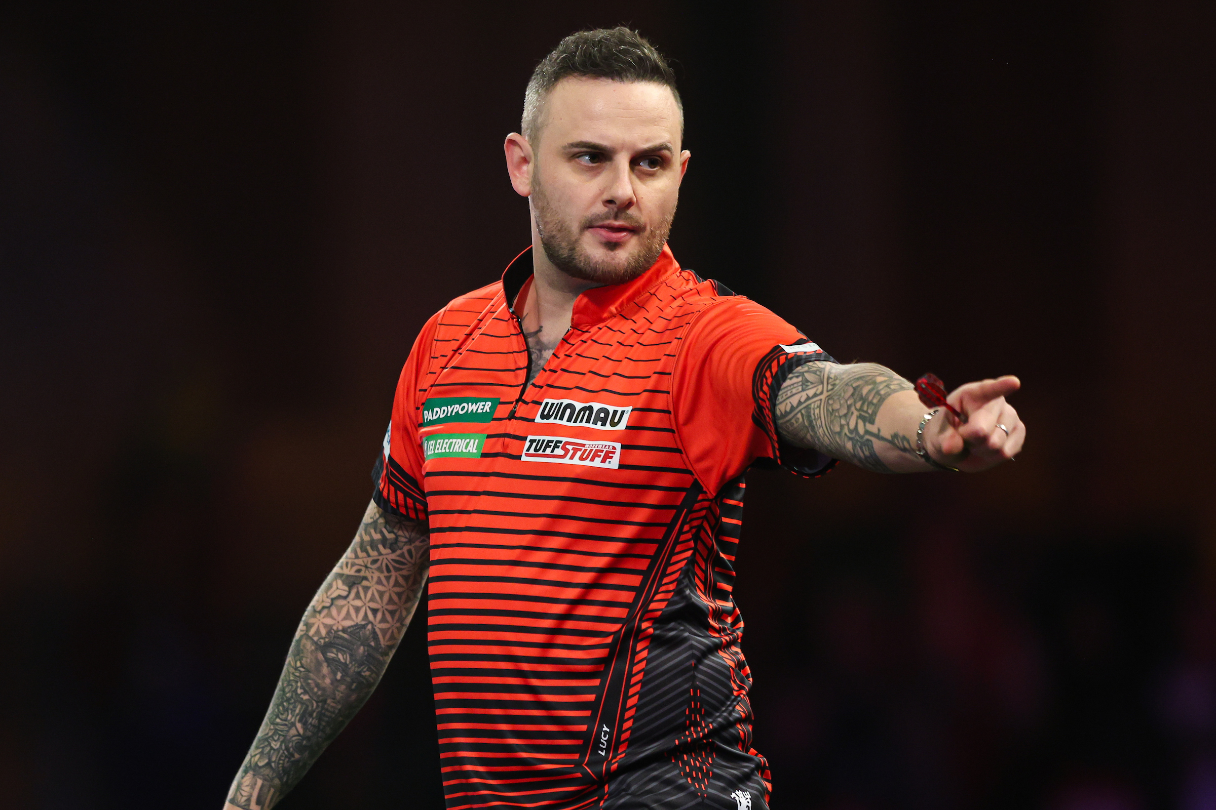 Cullen wins classic against Van Veen to clinch PC5 title | PDC