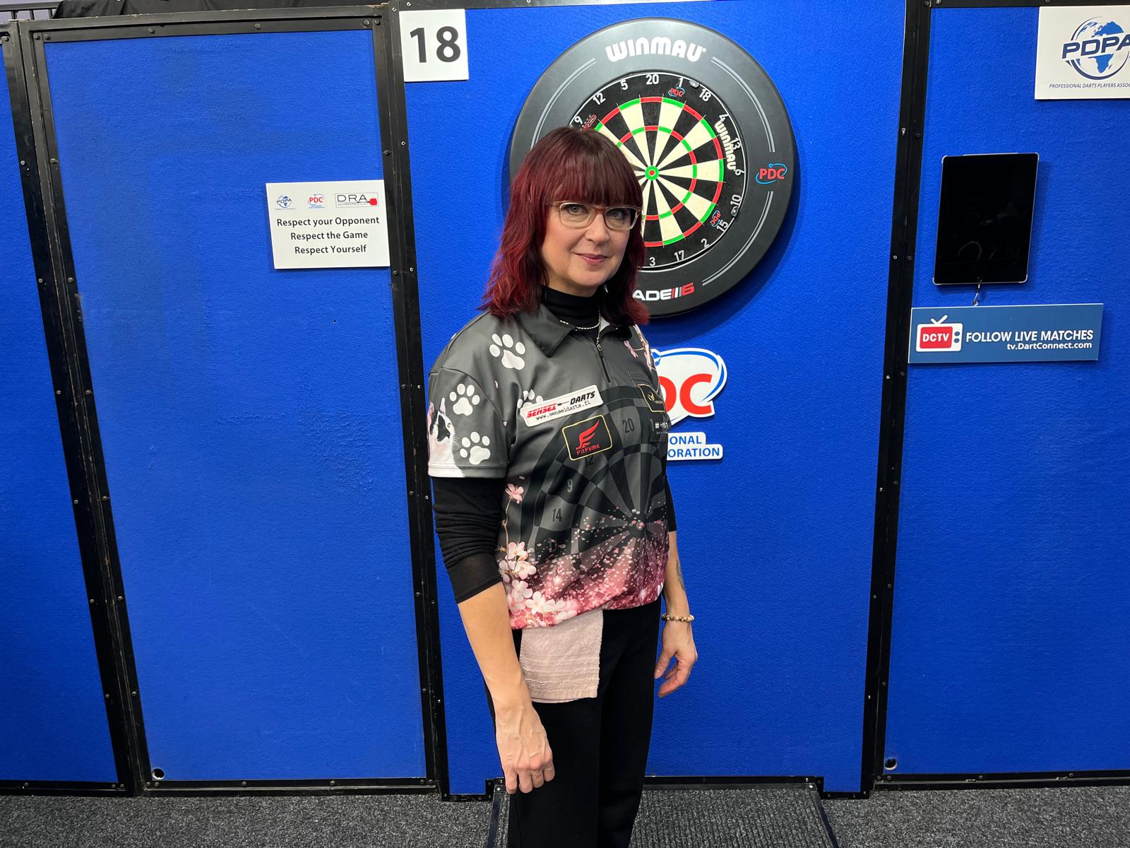 Viinikainen & Greaves share PDC Women's Series success | PDC