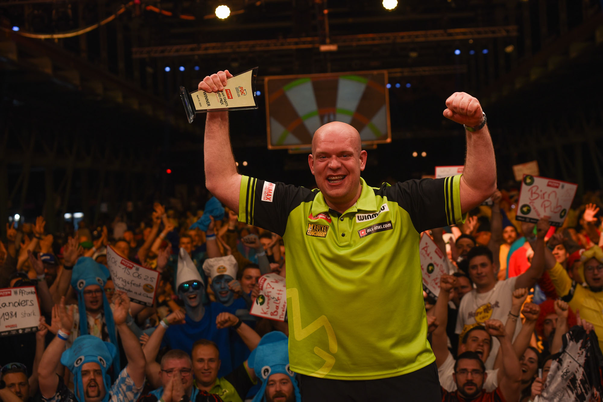 Van Gerwen lands nine-darter on his way to German Darts Grand Prix ...