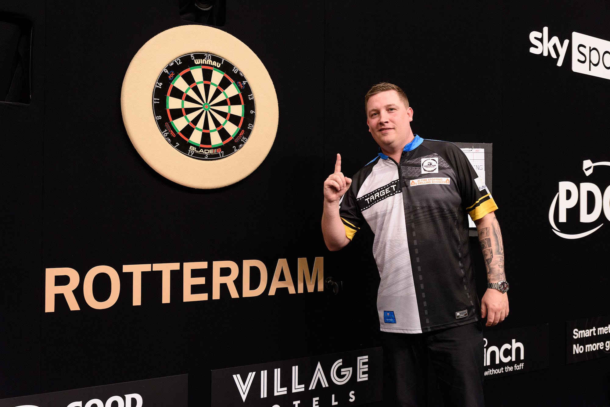 Impressive Dobey reigns supreme on Night 11 in Rotterdam | PDC