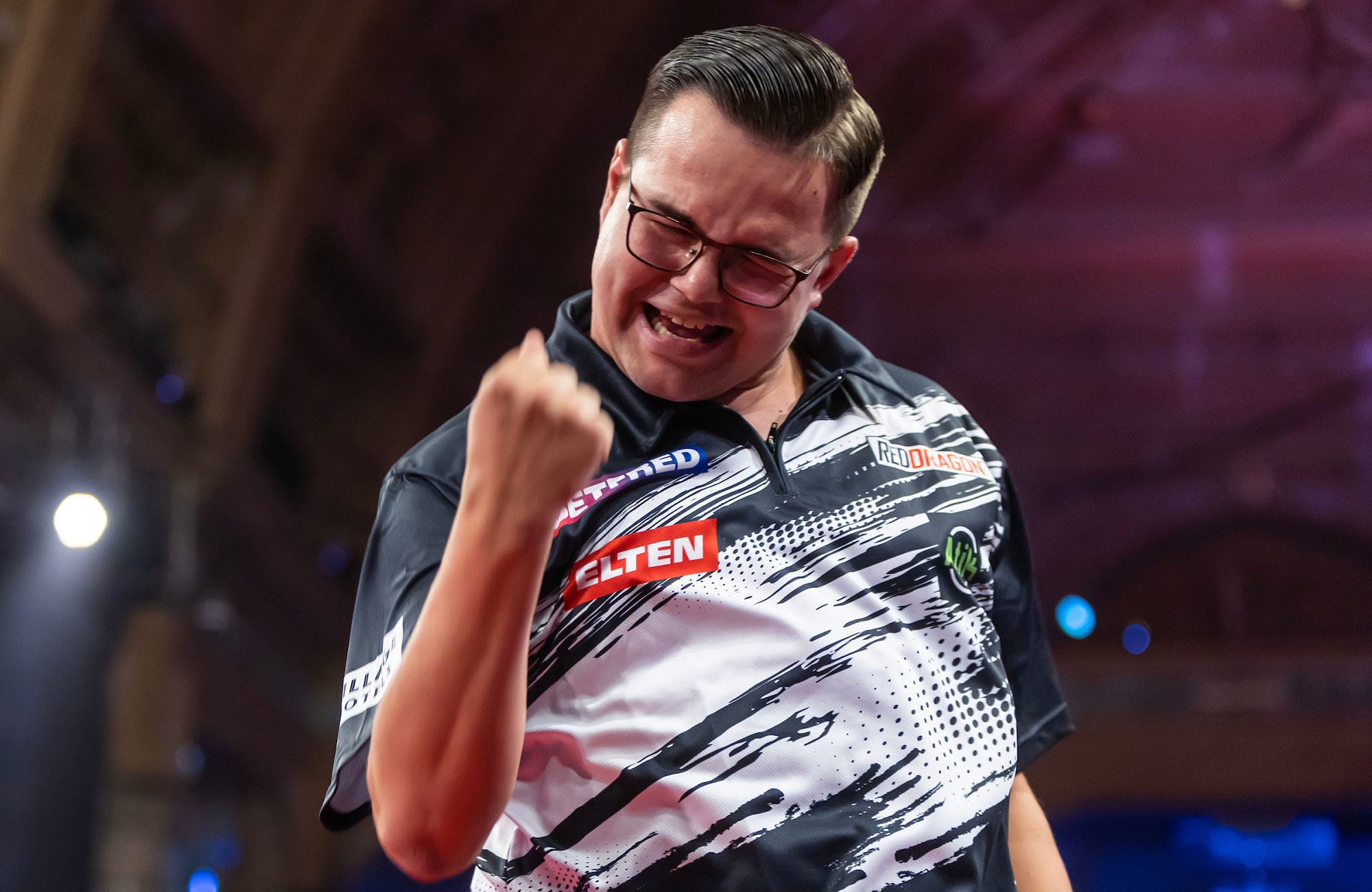 Van Veen believes he 'belongs' following Blackpool breakthrough | PDC