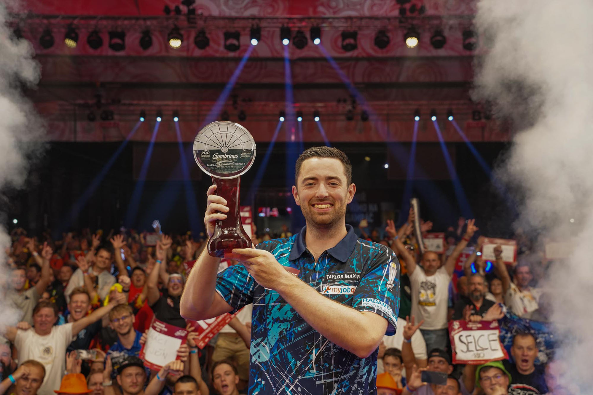 Humphries completes Gambrinus Czech Darts Open hat-trick in Prague | PDC