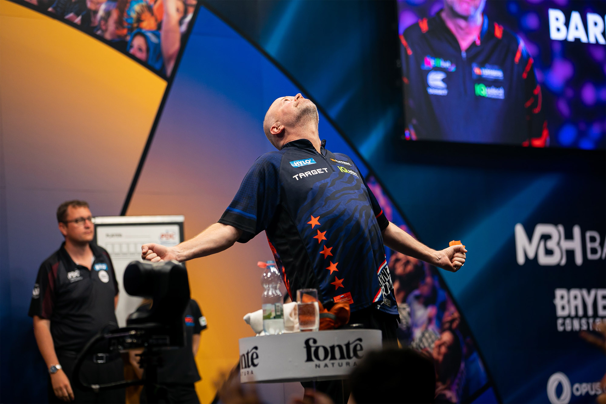 Van Barneveld rolls back the years to book Price showdown in Budapest | PDC