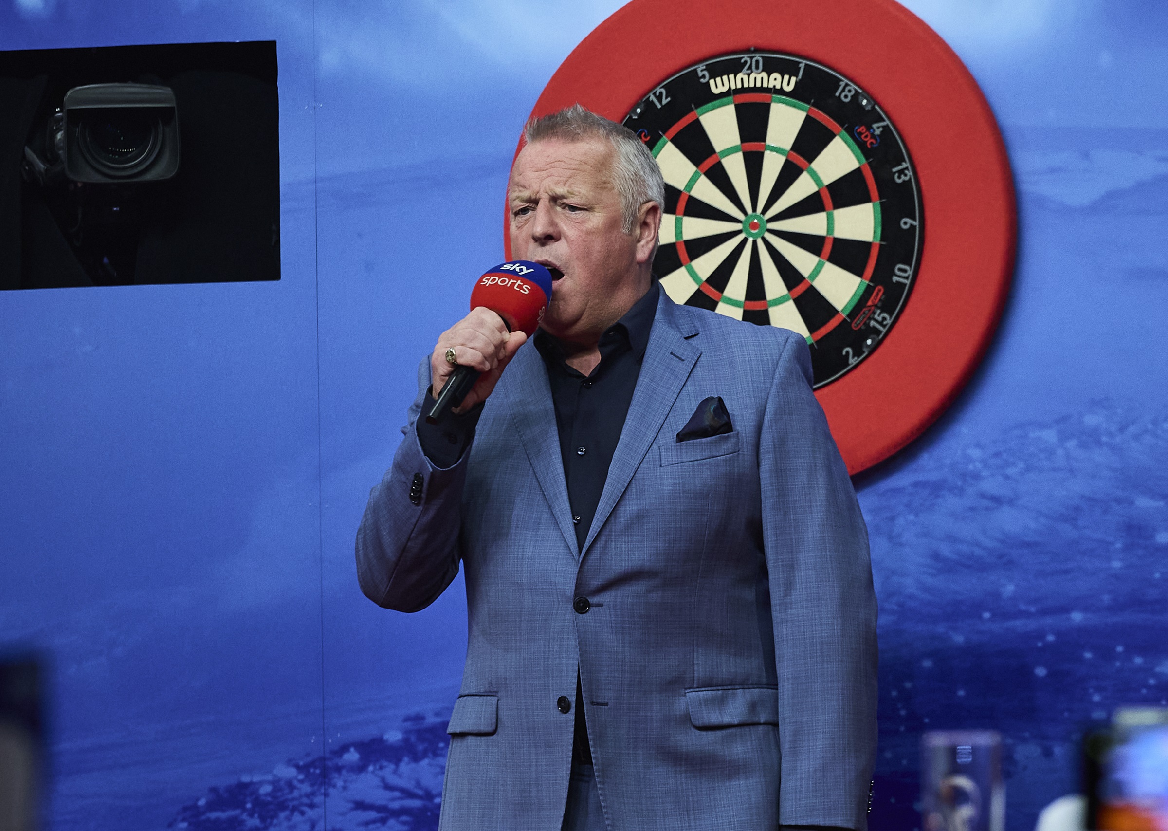 Iconic darts duo set to hang up microphones with Ally Pally farewell | PDC