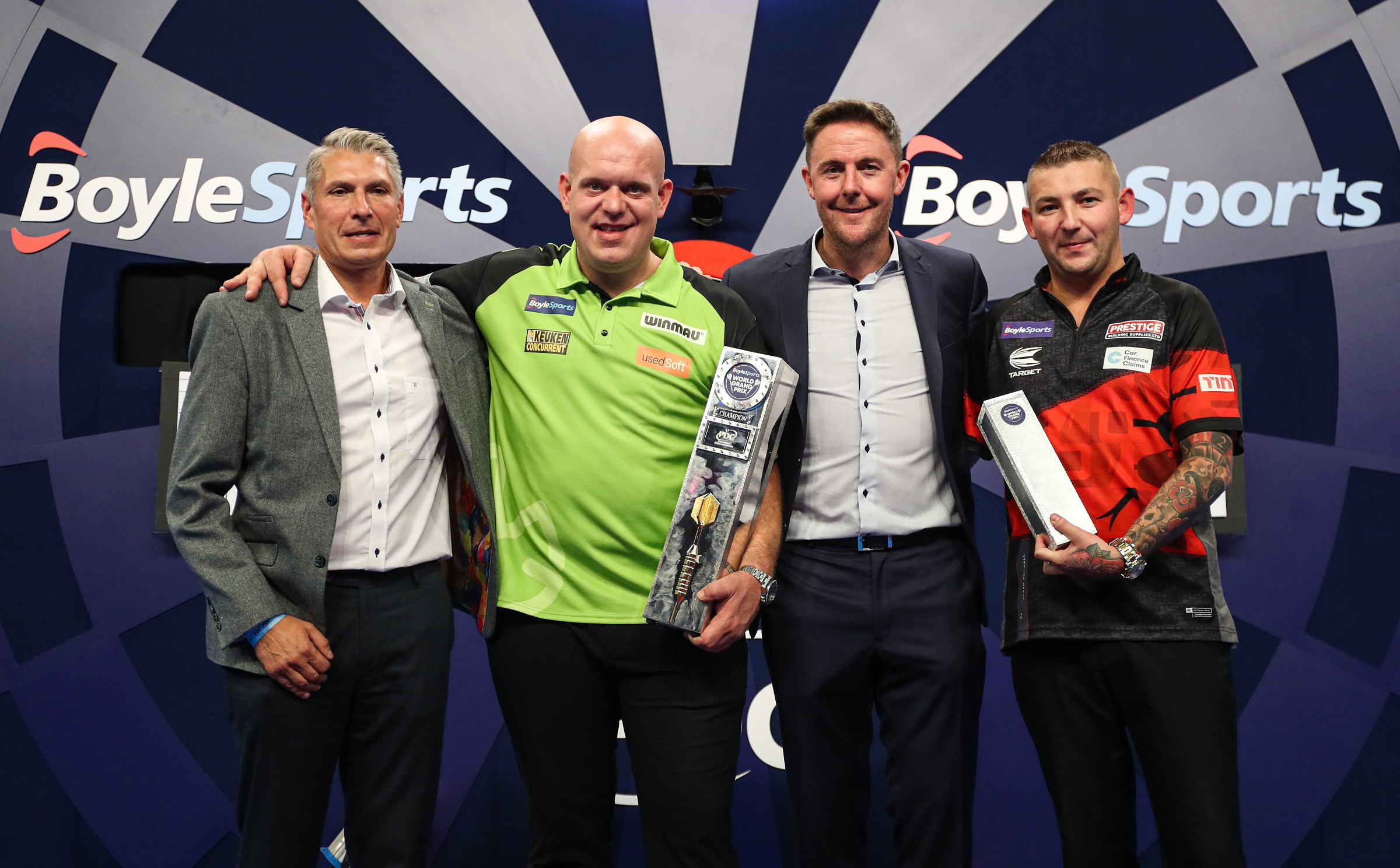 BoyleSports make £10,000 Full House donation to Parkinson's UK | PDC