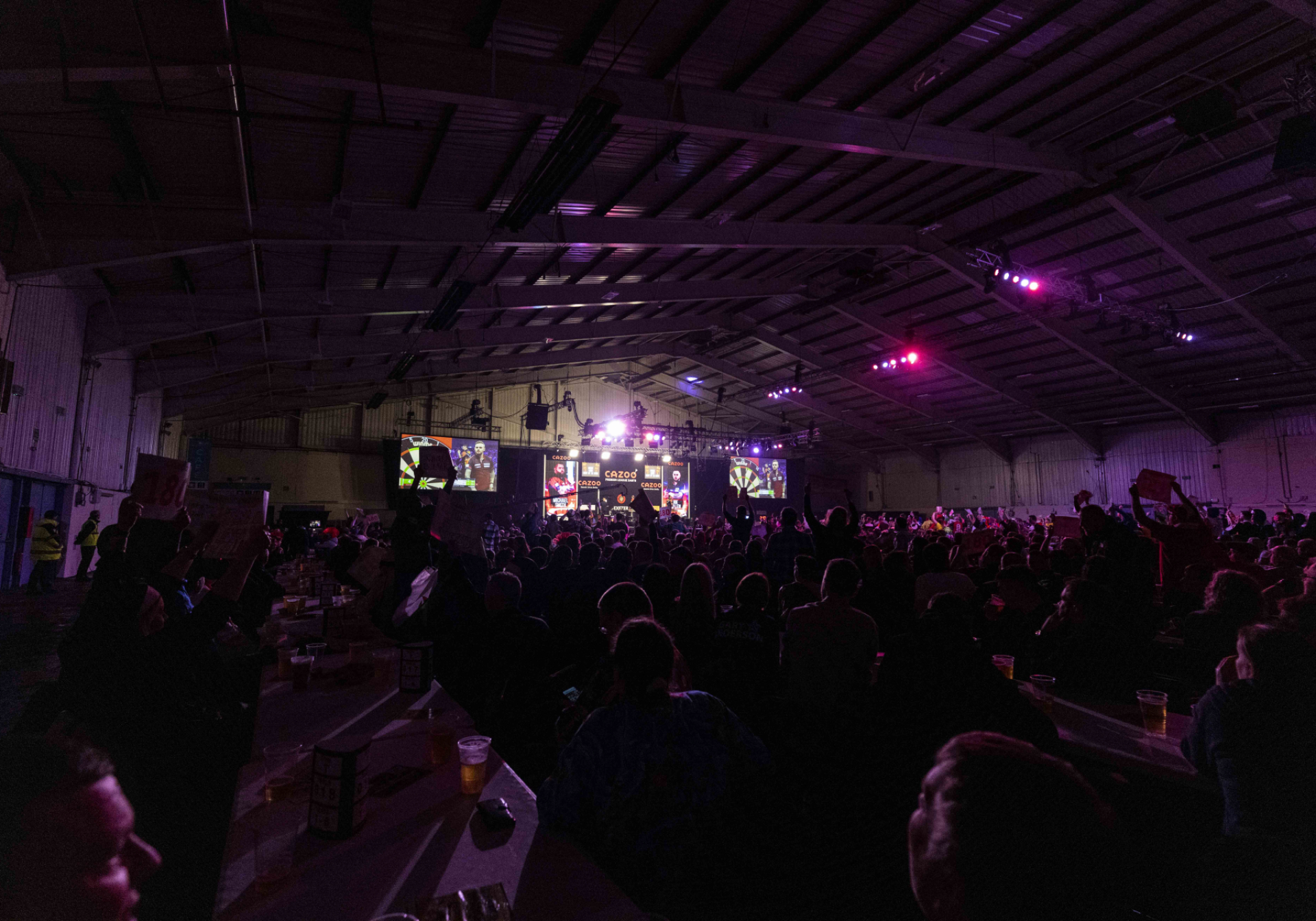 Van Gerwen dominates in Exeter to win Cazoo Premier League Night Four | PDC