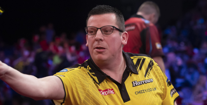 Dave Chisnall wins Group Four to reach Home Tour semi-finals | PDC