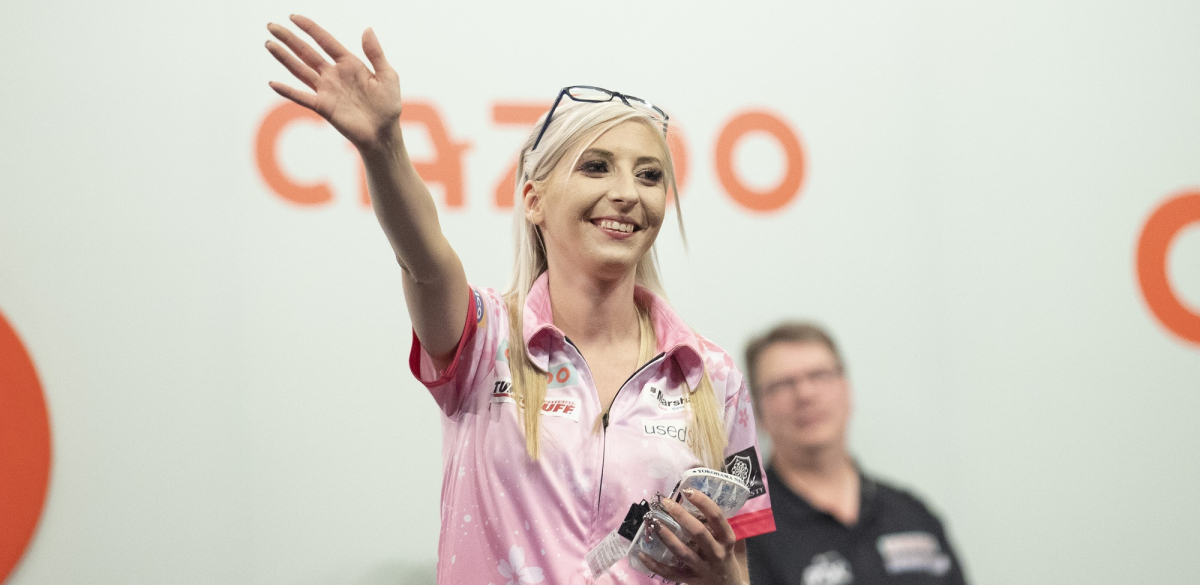 Trailblazer Sherrock becomes first woman to hit a PDC nine-darter | PDC